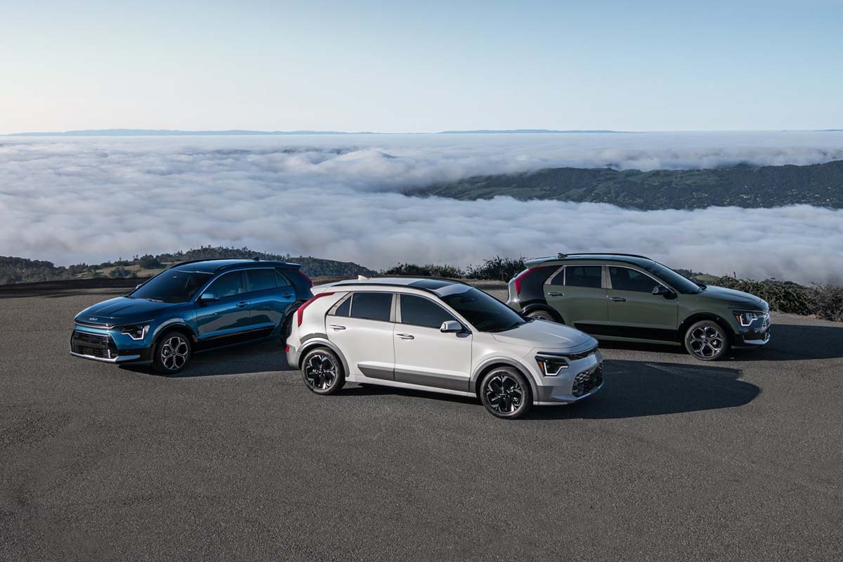 Crossover SUV Hybrids Like the 2023 Kia Niro SX Touring Bridge the Gap ...